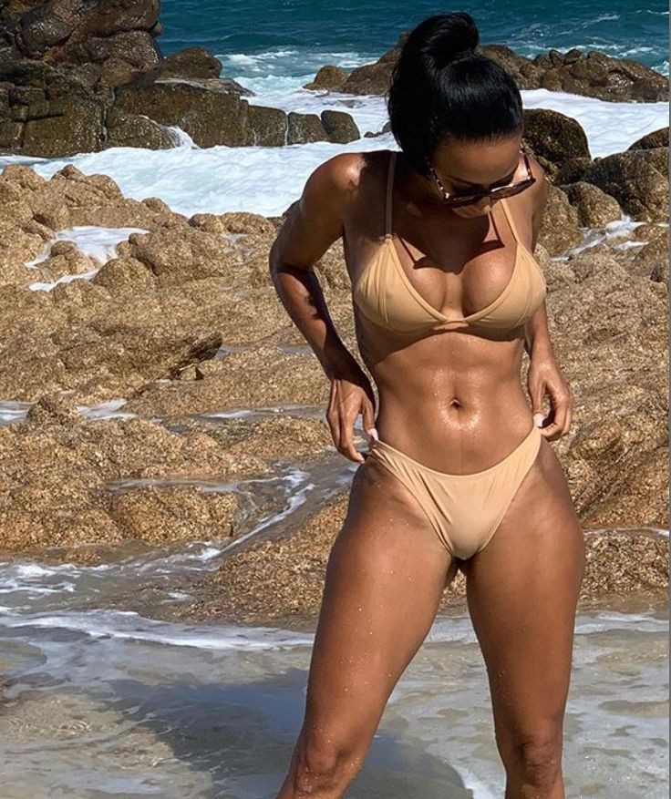 10 Hot Sexy Michelle Siziba Bikini Pics