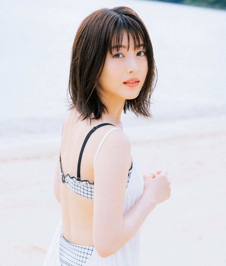 9 Hot Sexy Minami Hamabe Bikini Pics