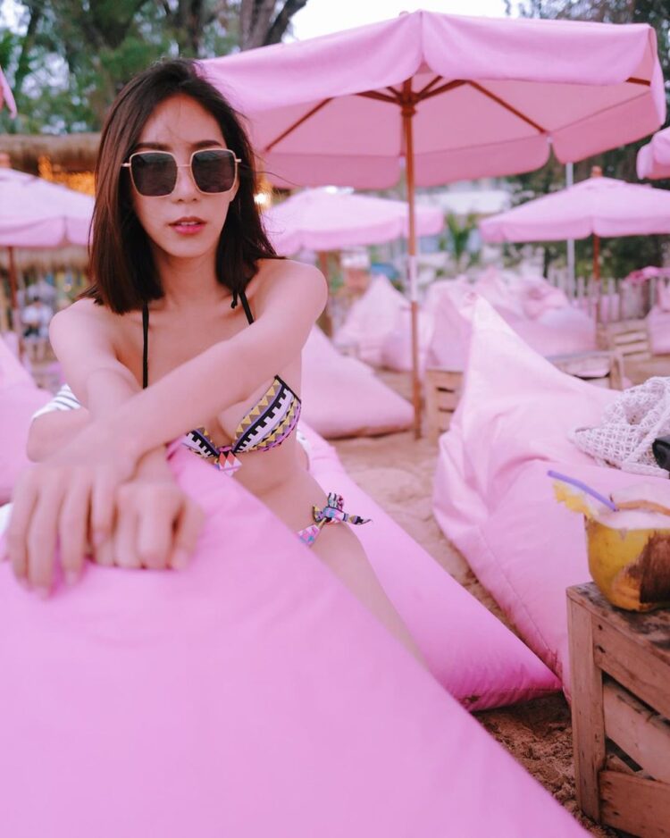 4 Hot Sexy Mint Chalida Bikini Pics