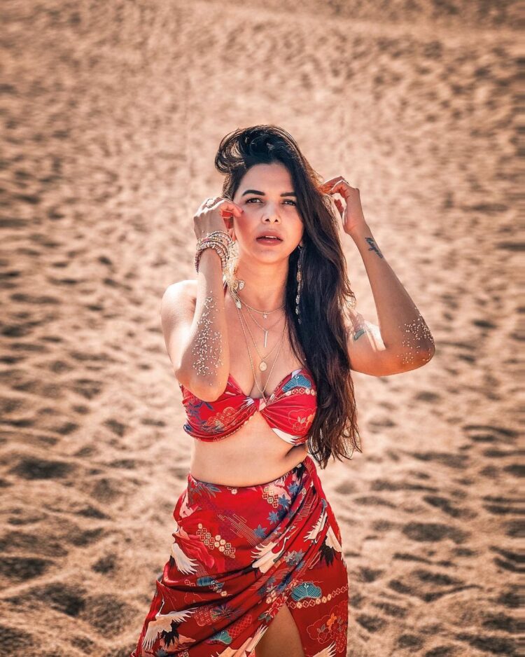 7 Hot Sexy Mitali Mayekar Bikini Pics