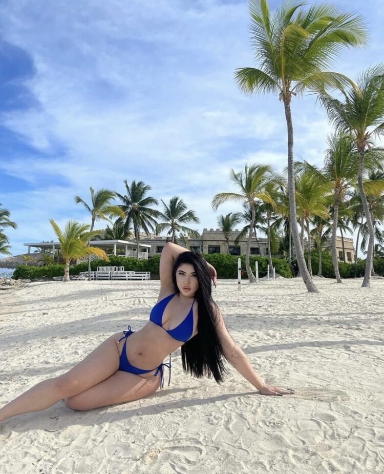 7 Hot Sexy Mont Pantoja Bikini Pics