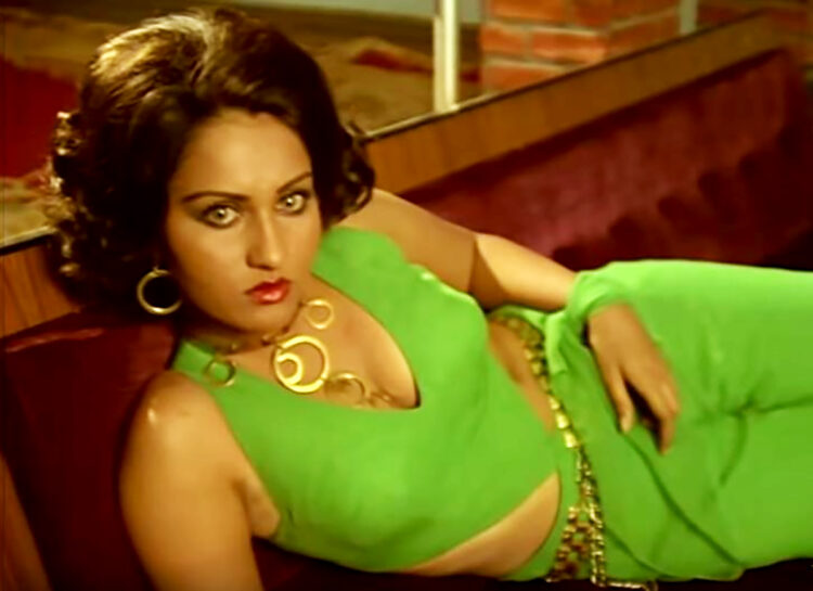 10 Hot Sexy Moushumi Chatterjee Bikini Pics