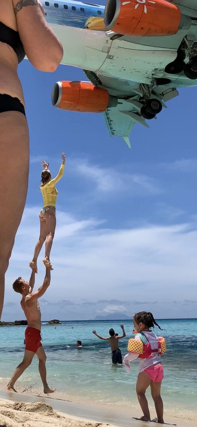 8 Hot Sexy Nahide Bikini Pics