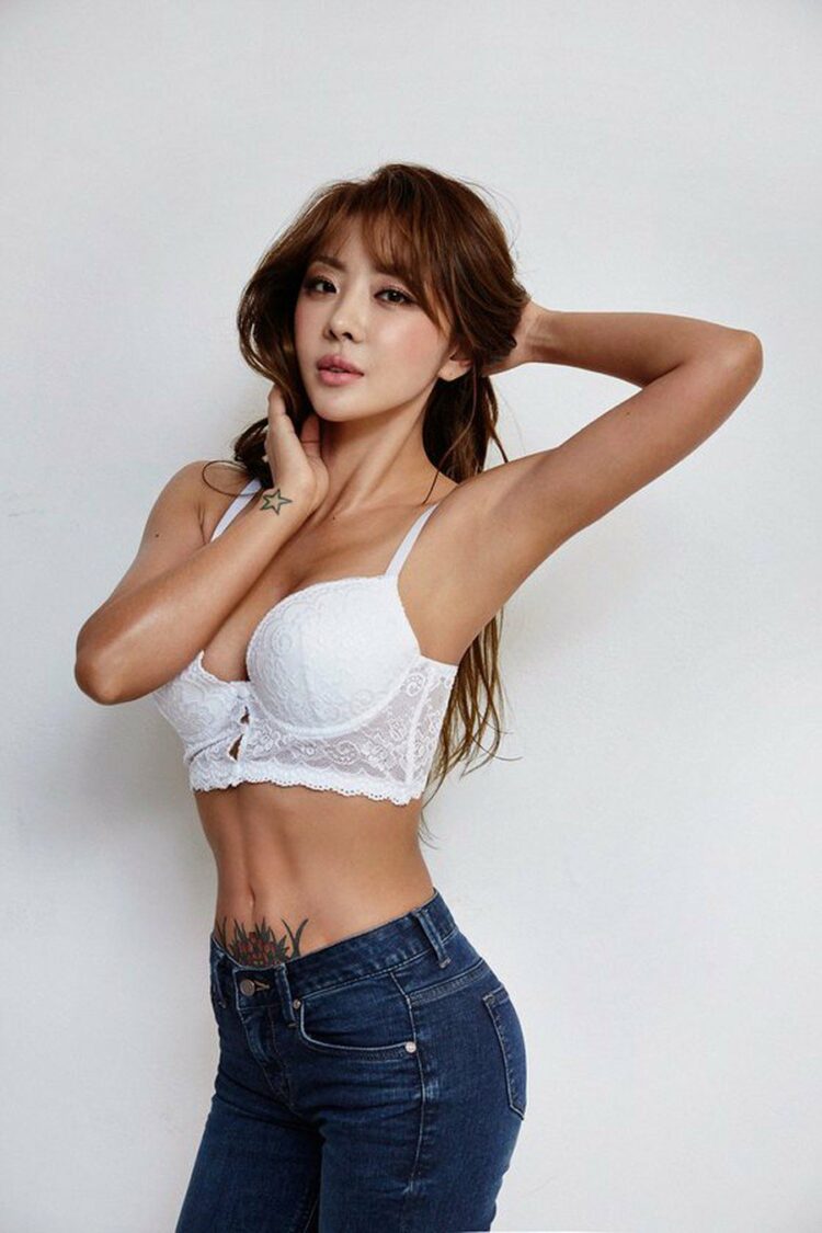 10 Hot Sexy Narsha Bikini Pics