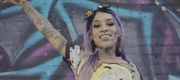 4 Hot Sexy Neisha Neshae Bikini Pics