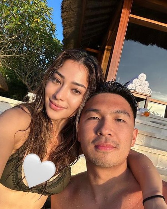 10 Hot Sexy Nikita Willy Bikini Pics