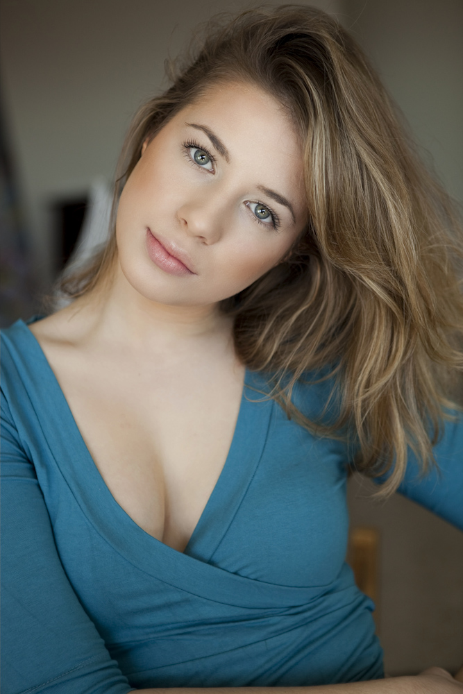 9 Hot Sexy Nitzan Levratovsky Bikini Pics