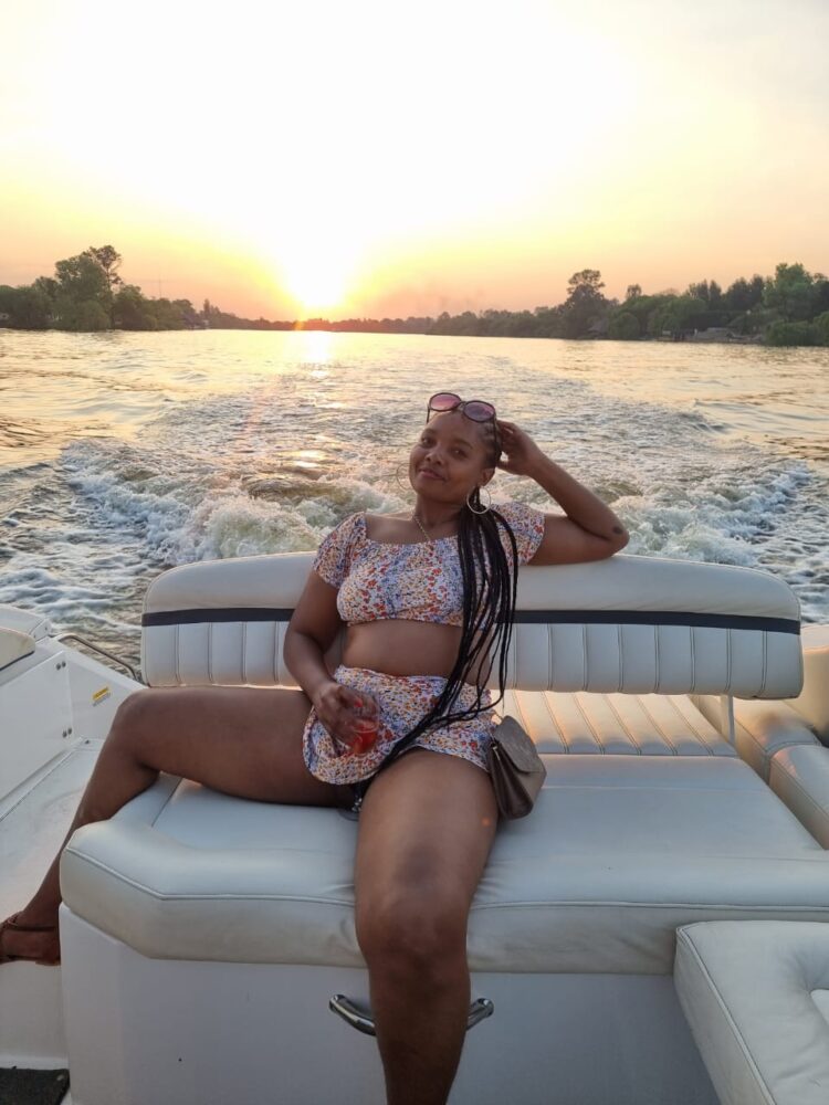 7 Hot Sexy Nolwazi Shange Bikini Pics