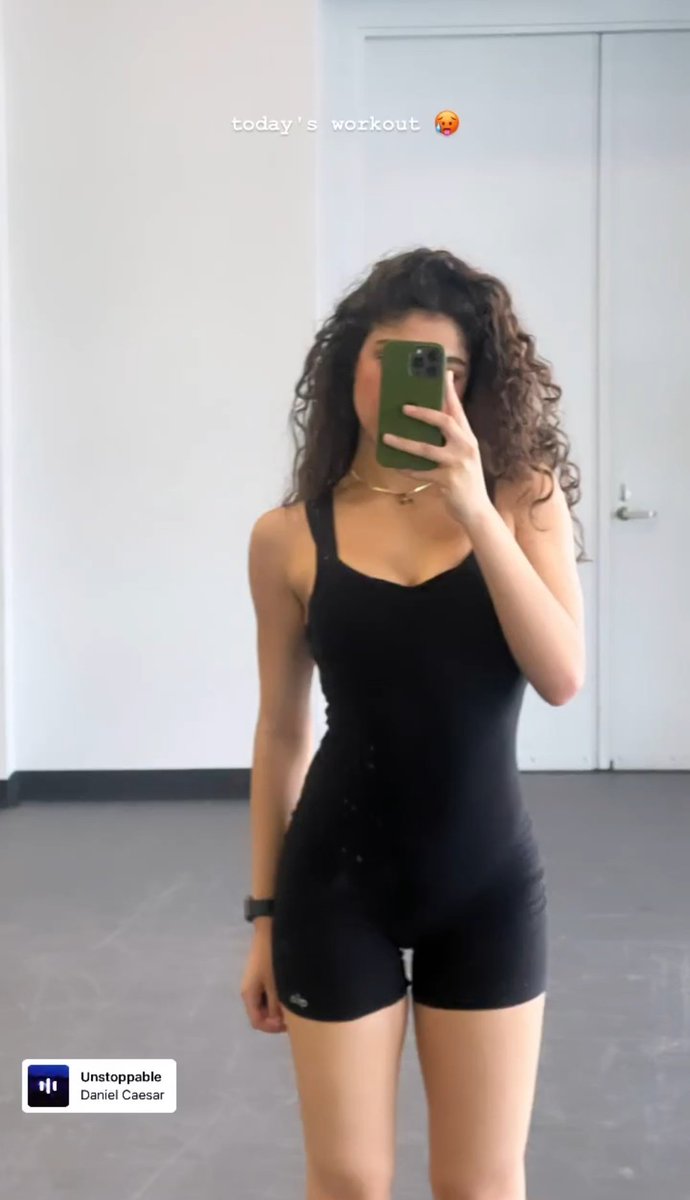 9 Hot Sexy Nour Ardakani Bikini Pics