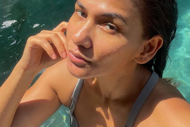 10 Hot Sexy Nova Eliza Bikini Pics