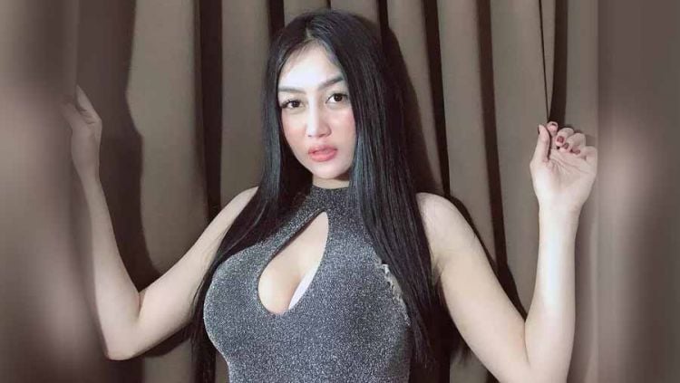 7 Hot Sexy Pamela Safitri Bikini Pics