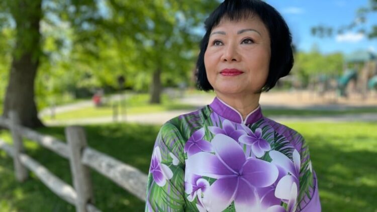 5 Hot Sexy Phan Thi Kim Phuc Bikini Pics