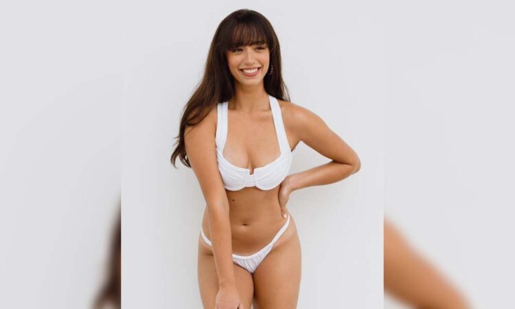 5 Hot Sexy Phoebe Walker Bikini Pics