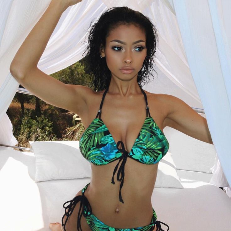 5 Hot Sexy PI3RCE Bikini Pics