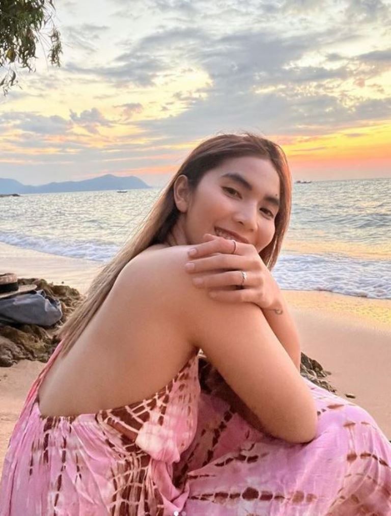 7 Hot Sexy Piyanut Pannoy Bikini Pics