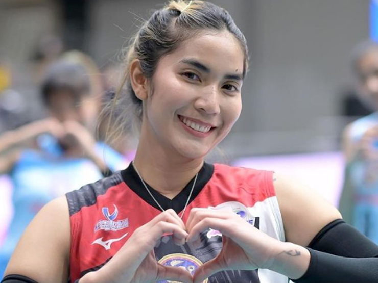 7 Hot Sexy Piyanut Pannoy Bikini Pics