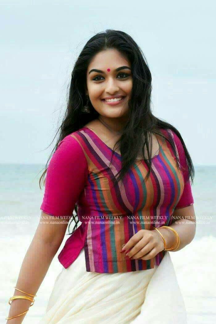 8 Hot Sexy Prayaga Martin Bikini Pics