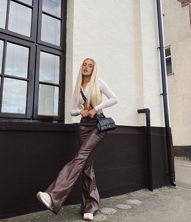 7 Hot Sexy Quisha Rose Bikini Pics