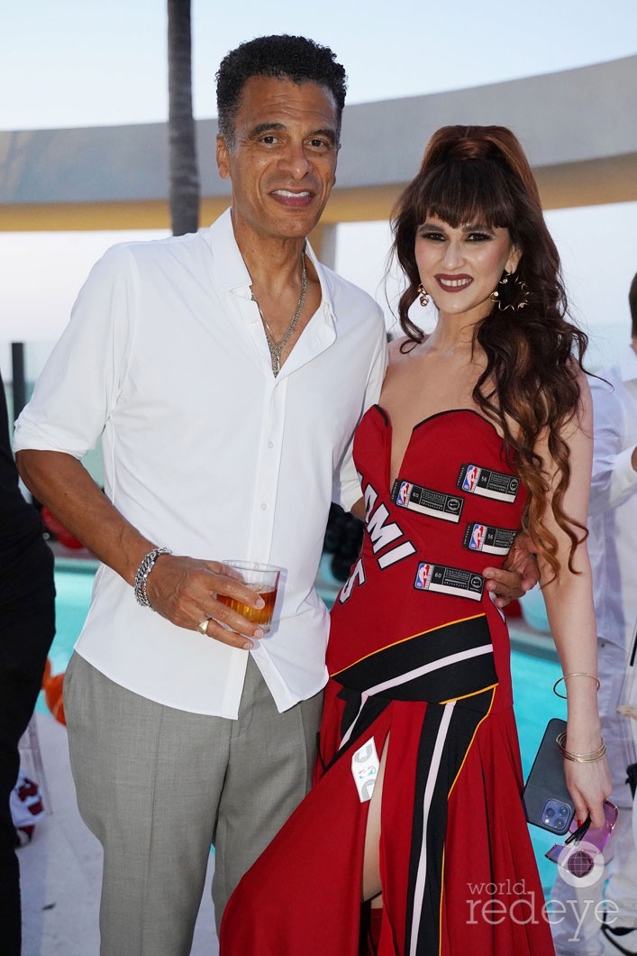 8 Hot Sexy Radmila Lolly Bikini Pics