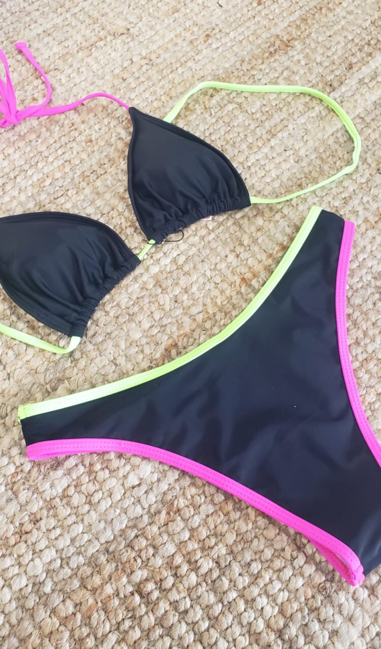 8 Hot Sexy Raiane Marcela Bikini Pics