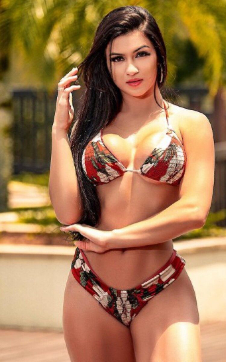 6 Hot Sexy Raiara Martins Bikini Pics