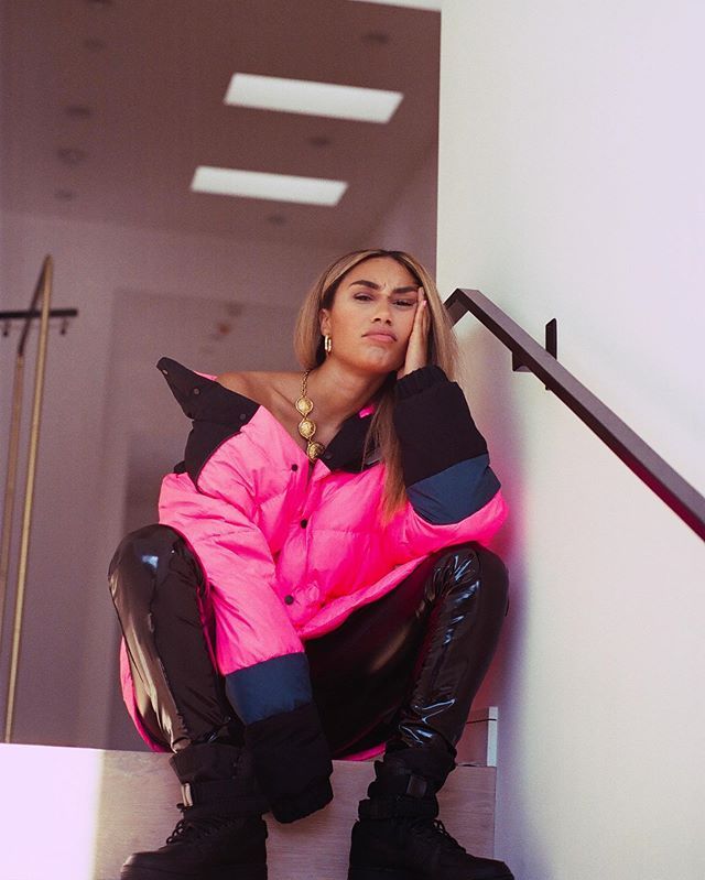 5 Hot Sexy Rand Dalati Bikini Pics