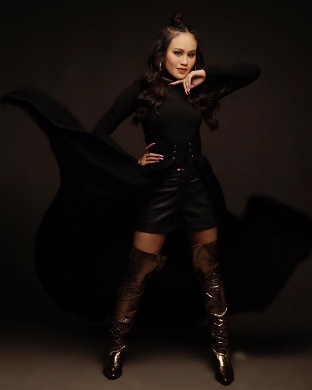 6 Hot Sexy Rani Zamala Bikini Pics