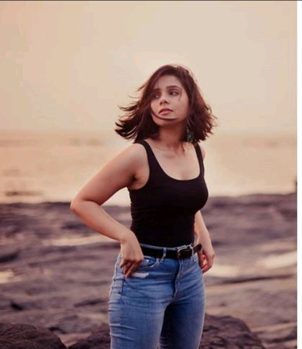 8 Hot Sexy Rashmi Agdekar Bikini Pics