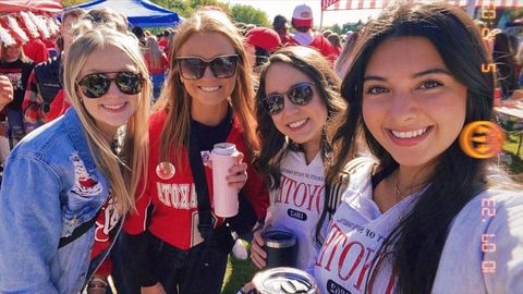 4 Hot Sexy Reagan Klooz Bikini Pics