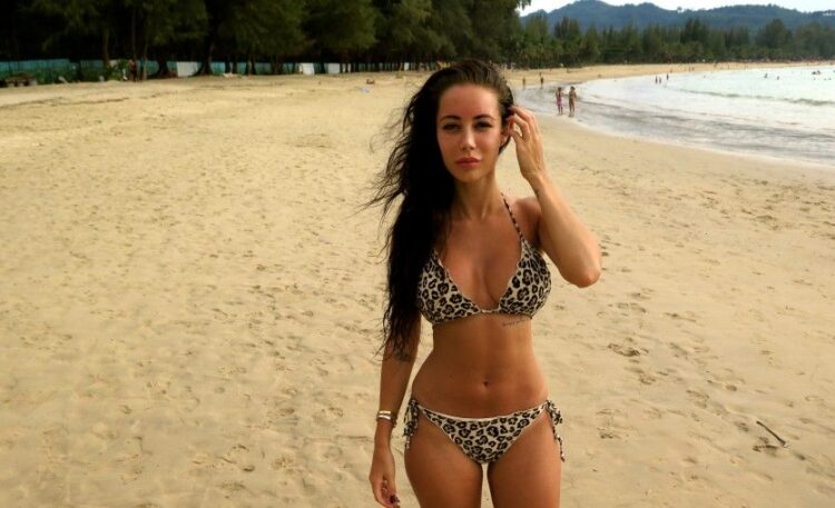 10 Hot Sexy Rebecca Simonsson Bikini Pics