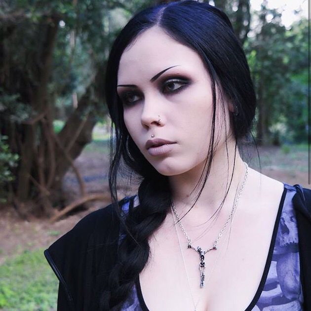 9 Hot Sexy ReeRee Phillips Bikini Pics