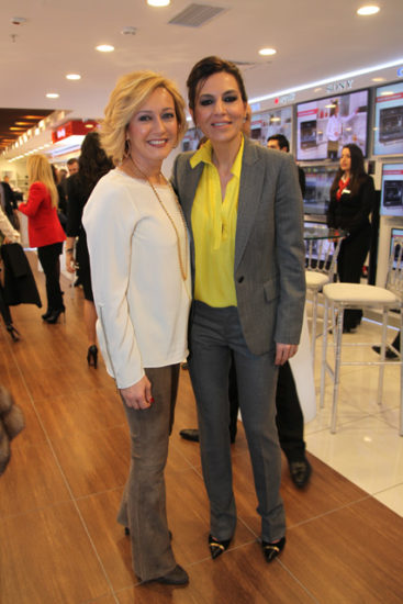 6 Hot Sexy Refika Birgul Bikini Pics