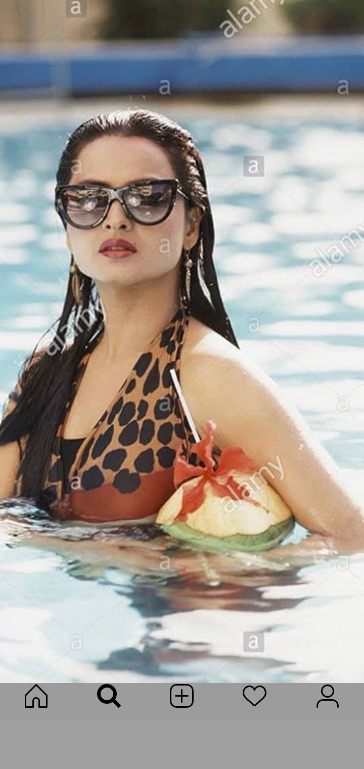 9 Hot Sexy Rekha Bikini Pics