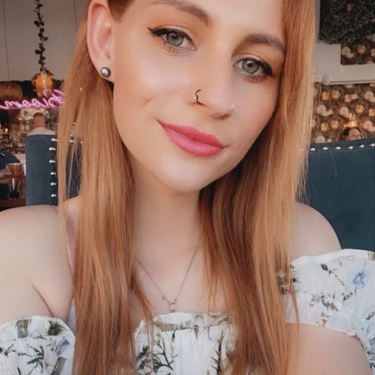 4 Hot Sexy Rhia Official Bikini Pics