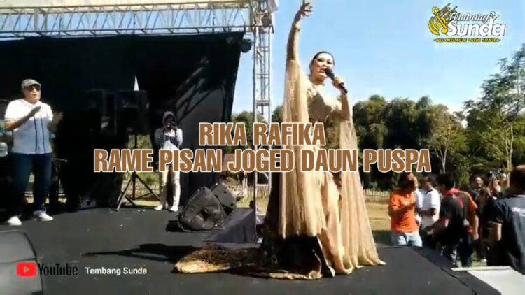 5 Hot Sexy Rika Rafika Bikini Pics