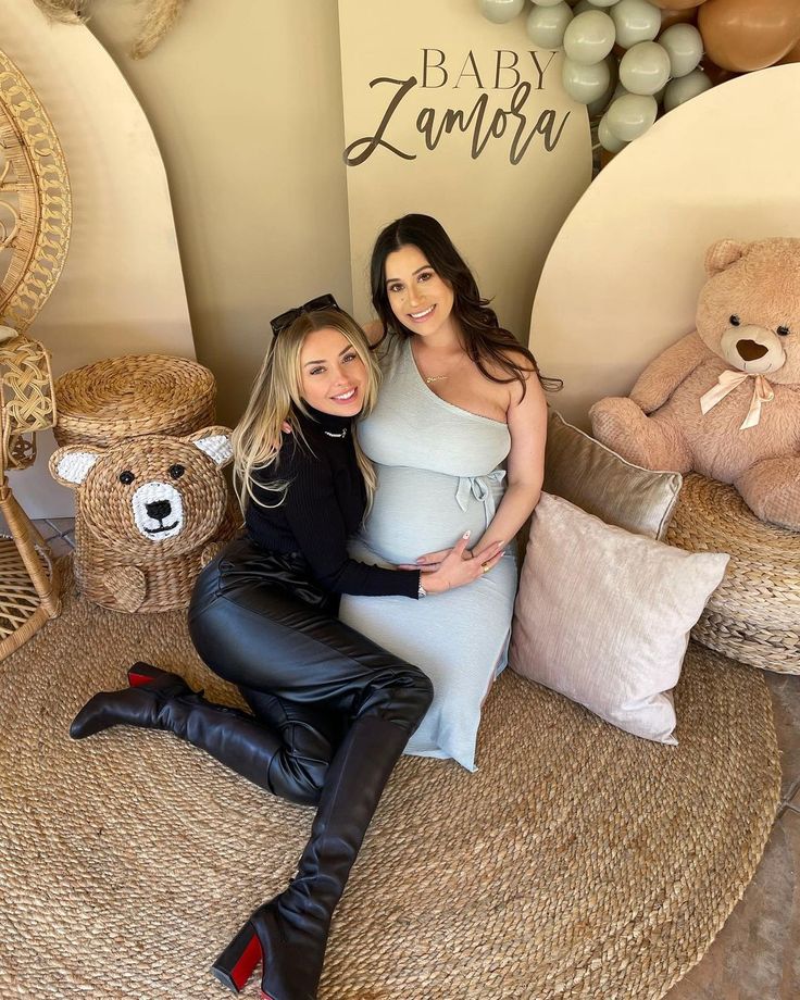 7 Hot Sexy RinRin Bikini Pics