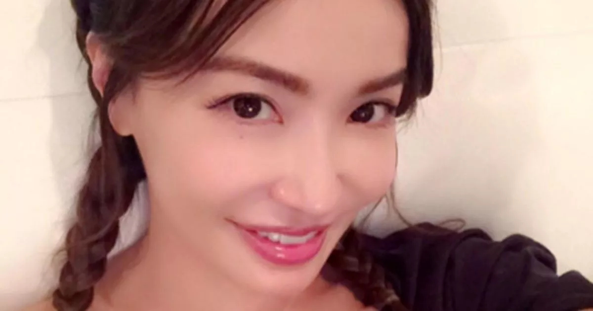 9 Hot Sexy Risa Hirako Bikini Pics