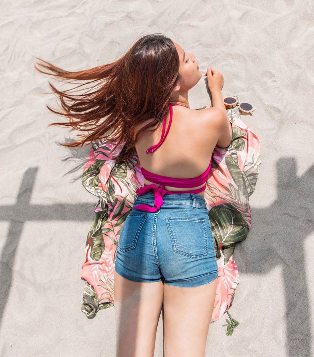 7 Hot Sexy Riya Jain Bikini Pics