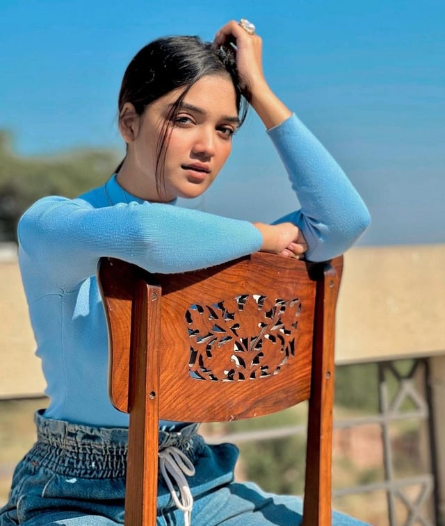 6 Hot Sexy Romaisa Khan Bikini Pics