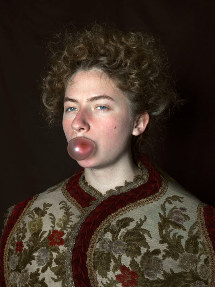 9 Hot Sexy Romina Ressia Bikini Pics