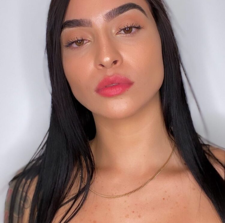 5 Hot Sexy Roselin Llanes Bikini Pics