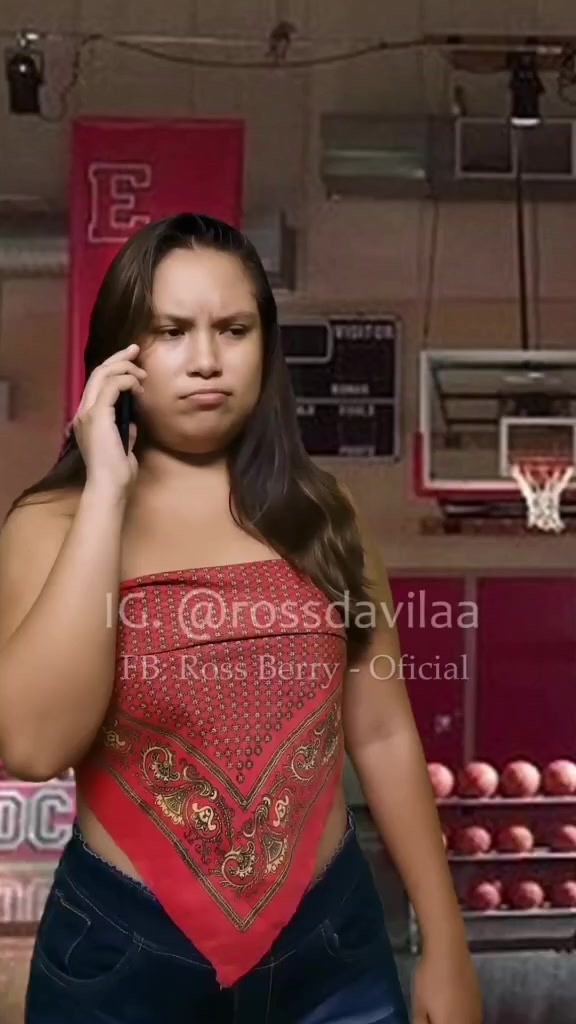 7 Hot Sexy ross.berry Bikini Pics