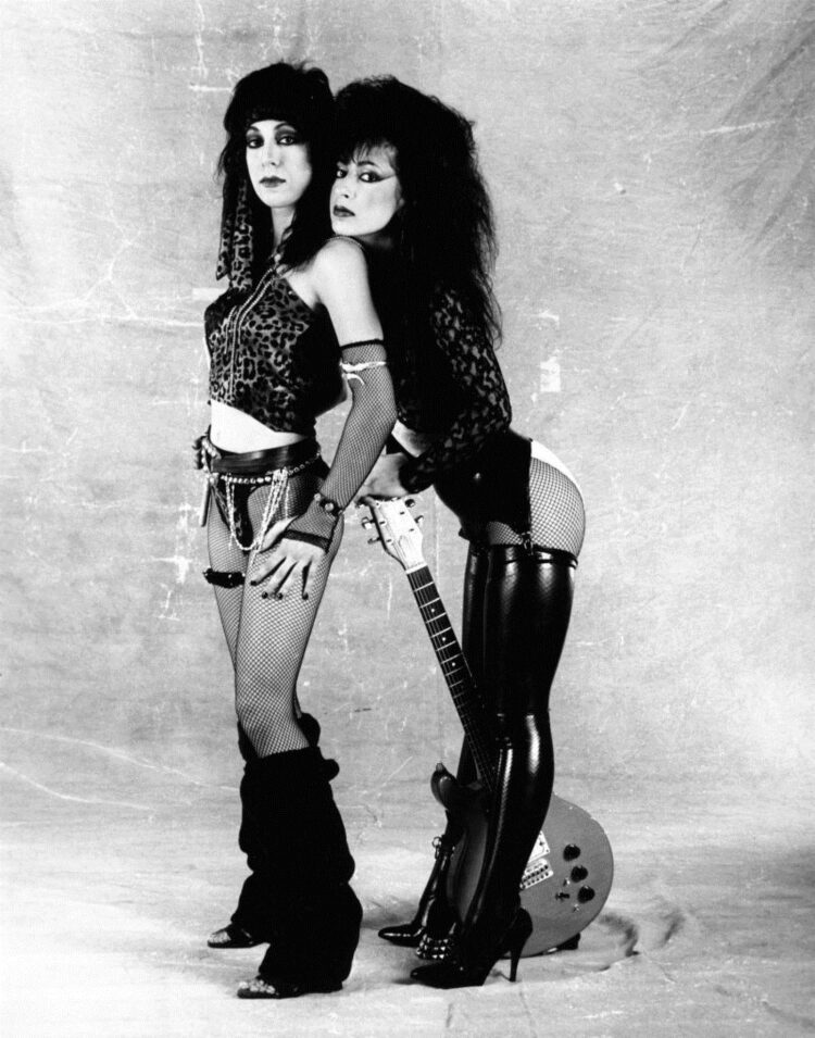 6 Hot Sexy Roxy Petrucci Bikini Pics