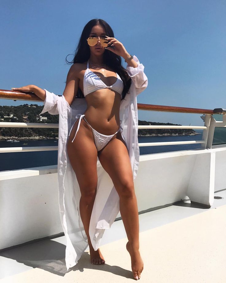 10 Hot Sexy Ruby Fairs Bikini Pics