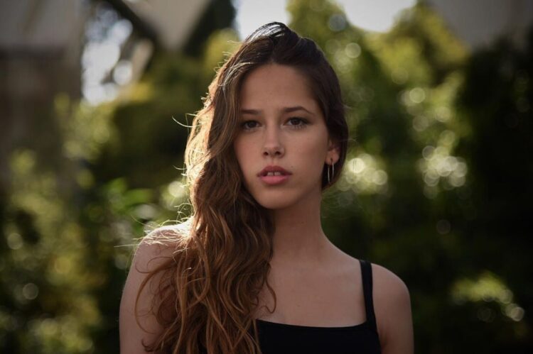 9 Hot Sexy Ruth Bosser Capell Bikini Pics