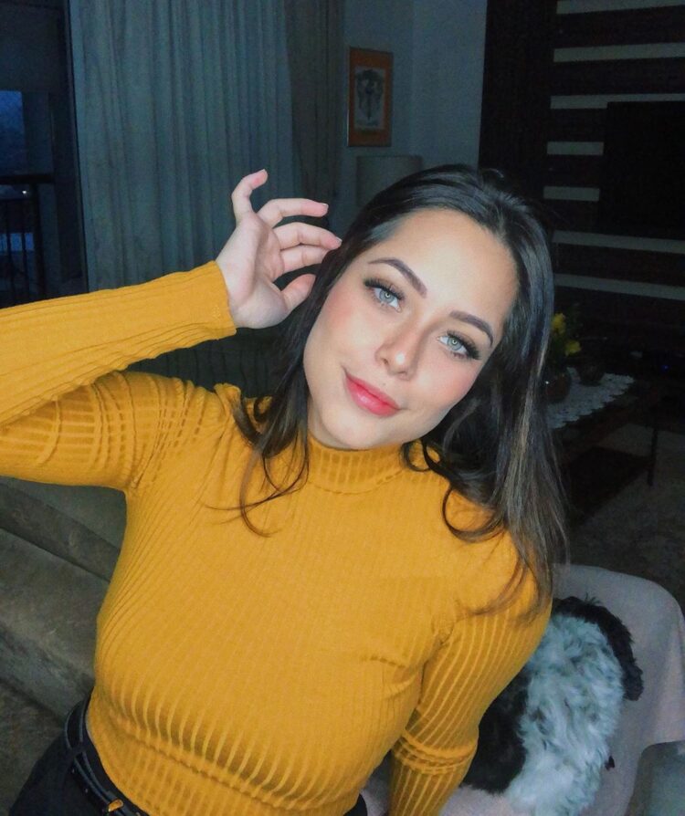 9 Hot Sexy Sabrina Iorio Bikini Pics