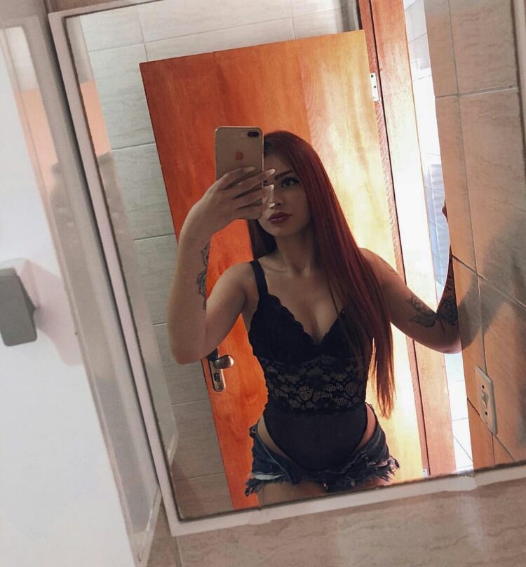 6 Hot Sexy Sabrina Oliveira Bikini Pics