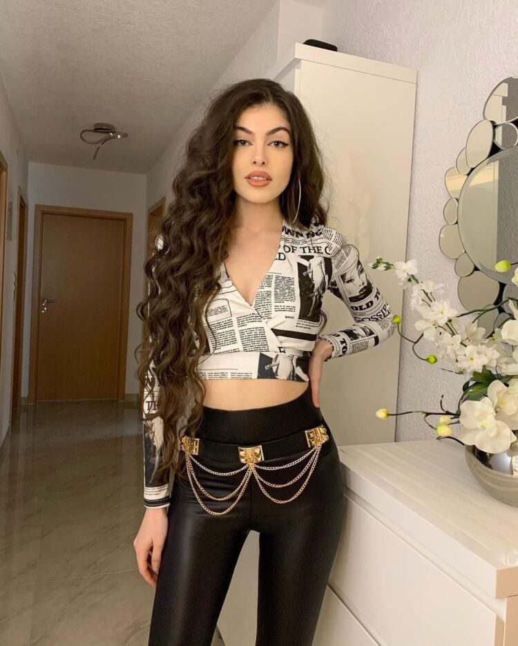 4 Hot Sexy Sahinur TheGSTwins Bikini Pics