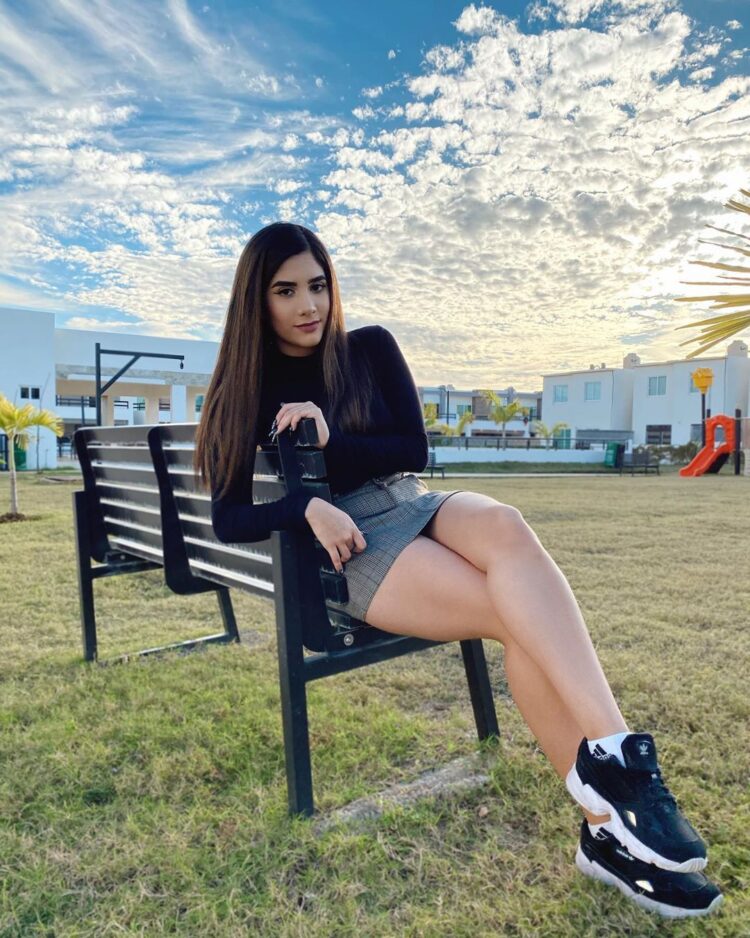 10 Hot Sexy Sam Espinosa Osuna Bikini Pics