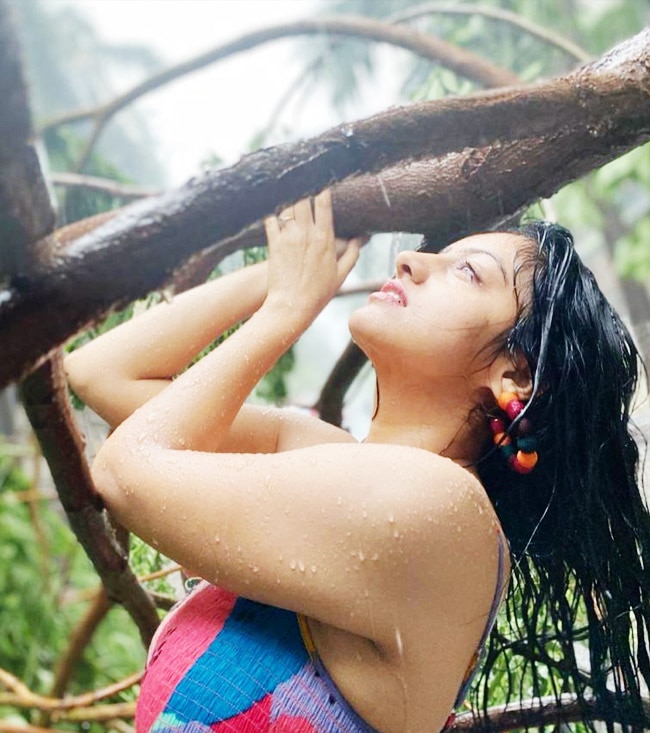 7 Hot Sexy Sandhya Rawat Bikini Pics